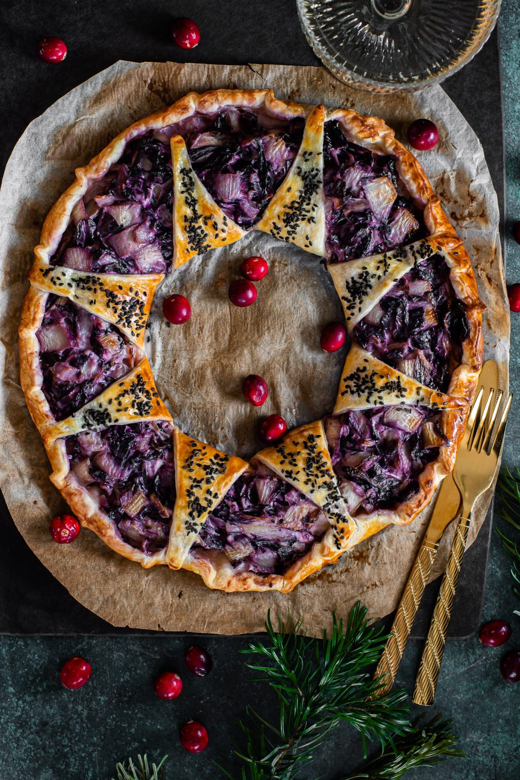 Puff Pastry Wreath with Radicchio - Delicious Recipes
