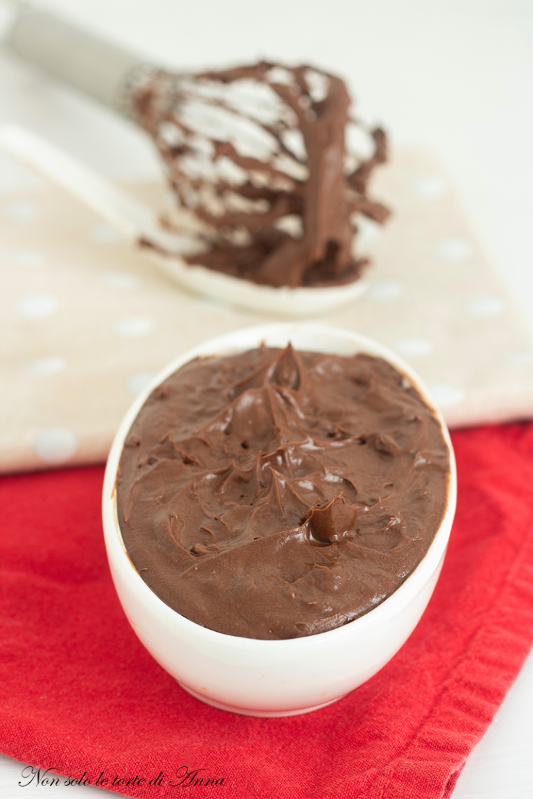 Easy Chocolate Cream Recipe - Delicious Recipes
