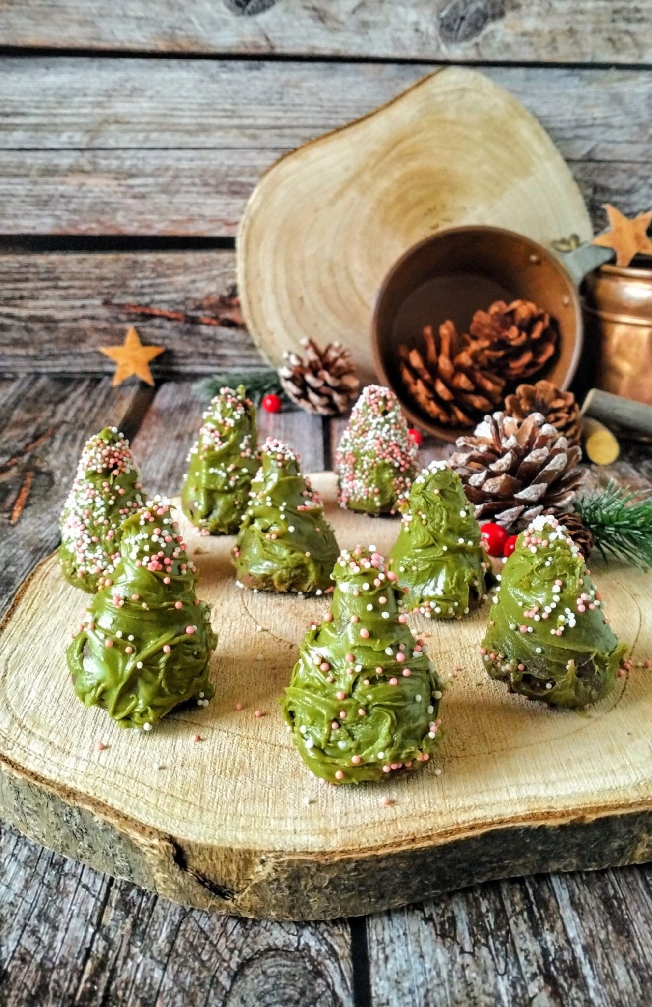 Pandoro Christmas Trees with Chocolate and Pistachio: The Easy and ...