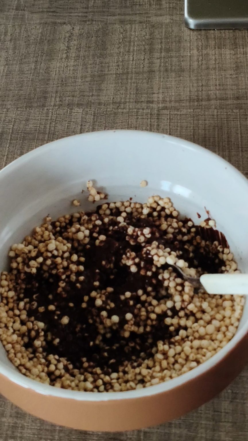 Crispy Chocolate and Pistachio Hearts - Delicious Recipes