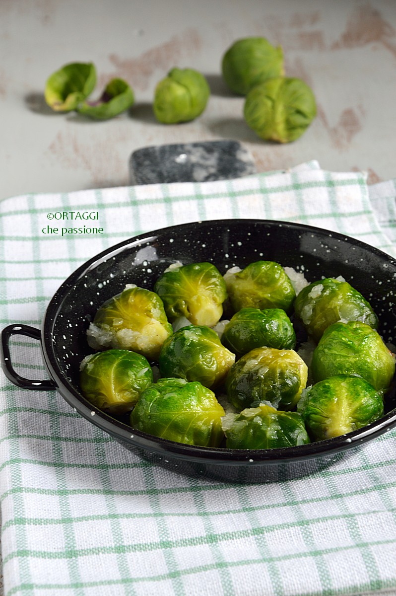 Pan-Fried Brussels Sprouts - Delicious Recipes