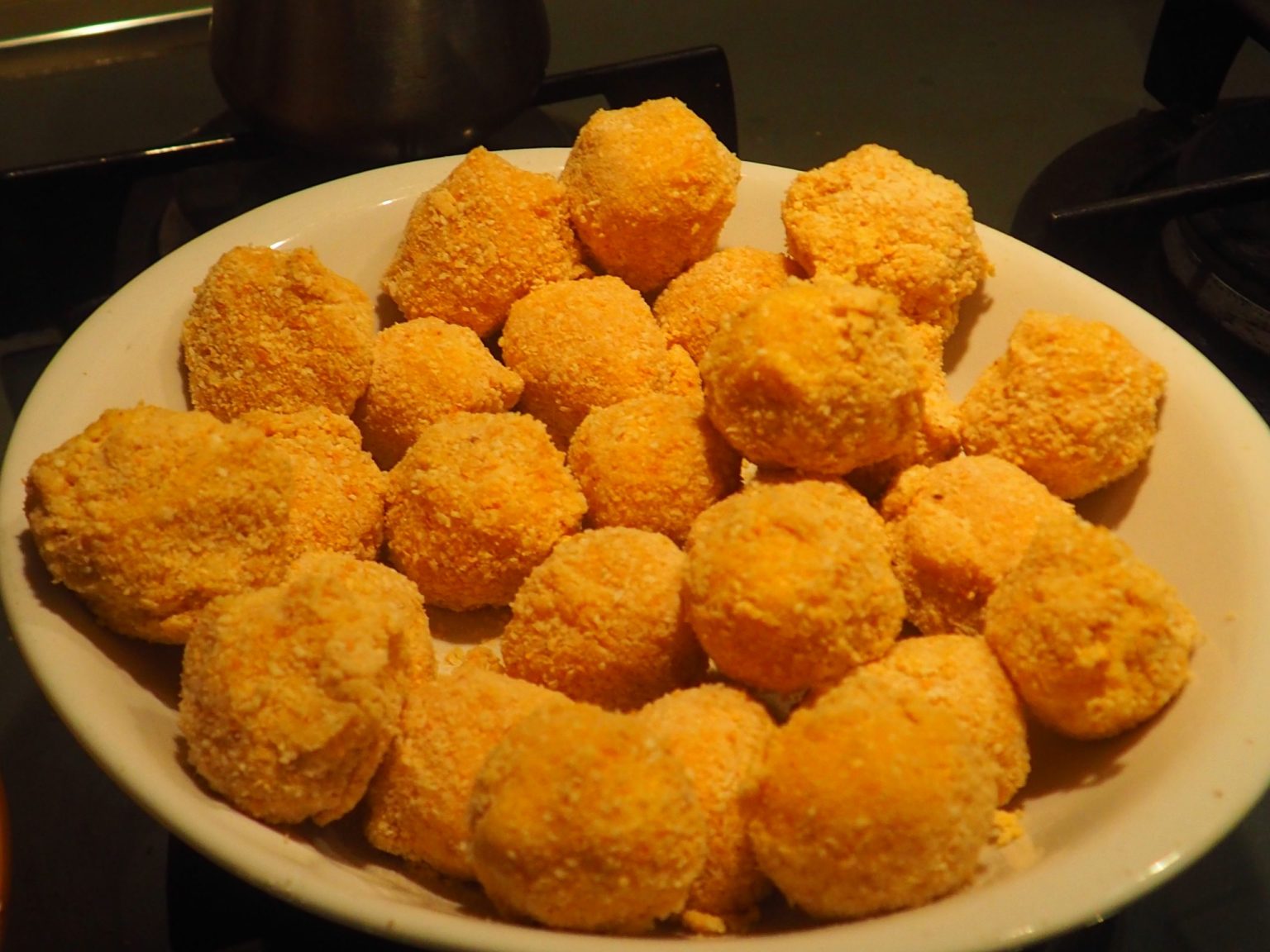 Breaded and Fried Mozzarella Balls - Delicious Recipes