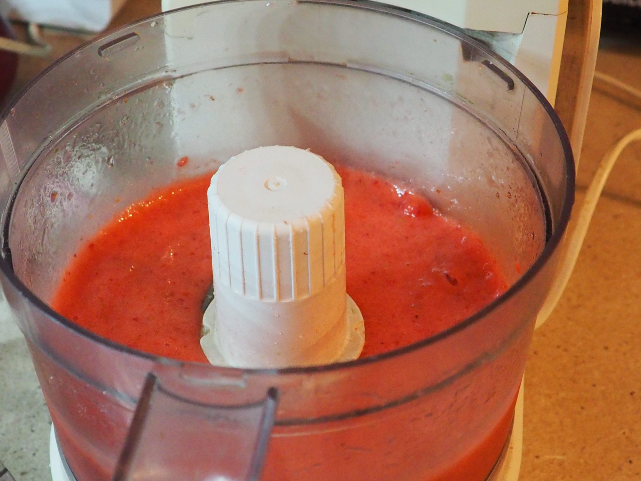 Heart-Shaped Puff Pastry Cake with Strawberries and Apples - Delicious ...