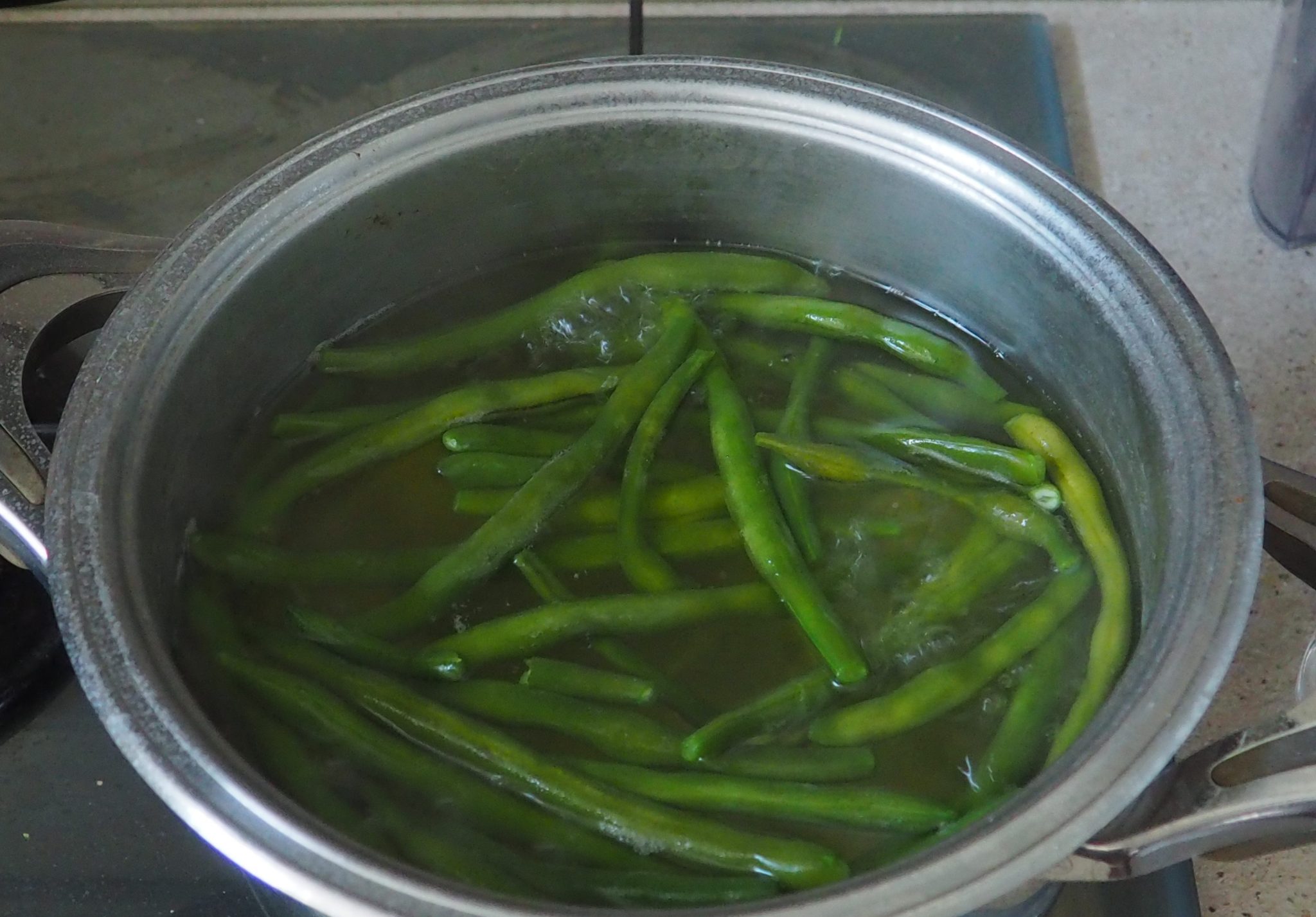 Green Bean, Sausage, and Ricotta Casserole - Delicious Recipes