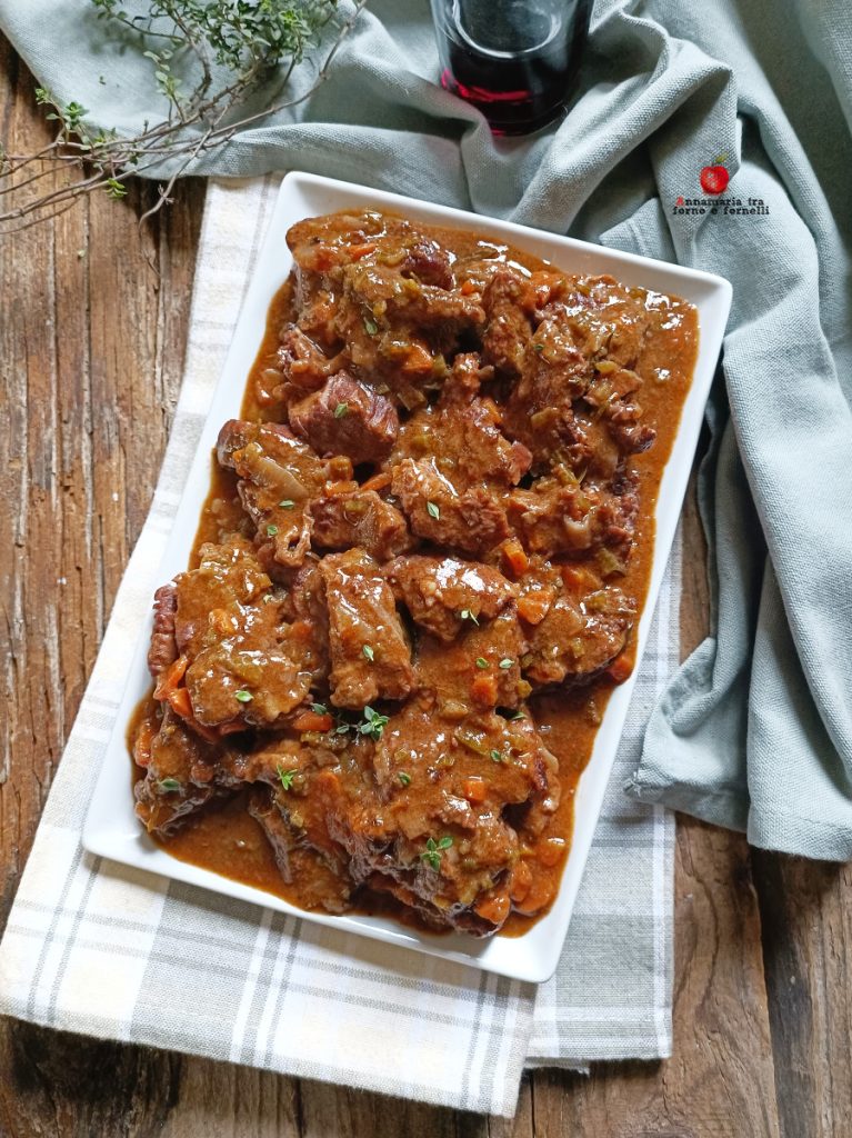 Ragoût de bœuf de grand-mère - Recettes délicieuses